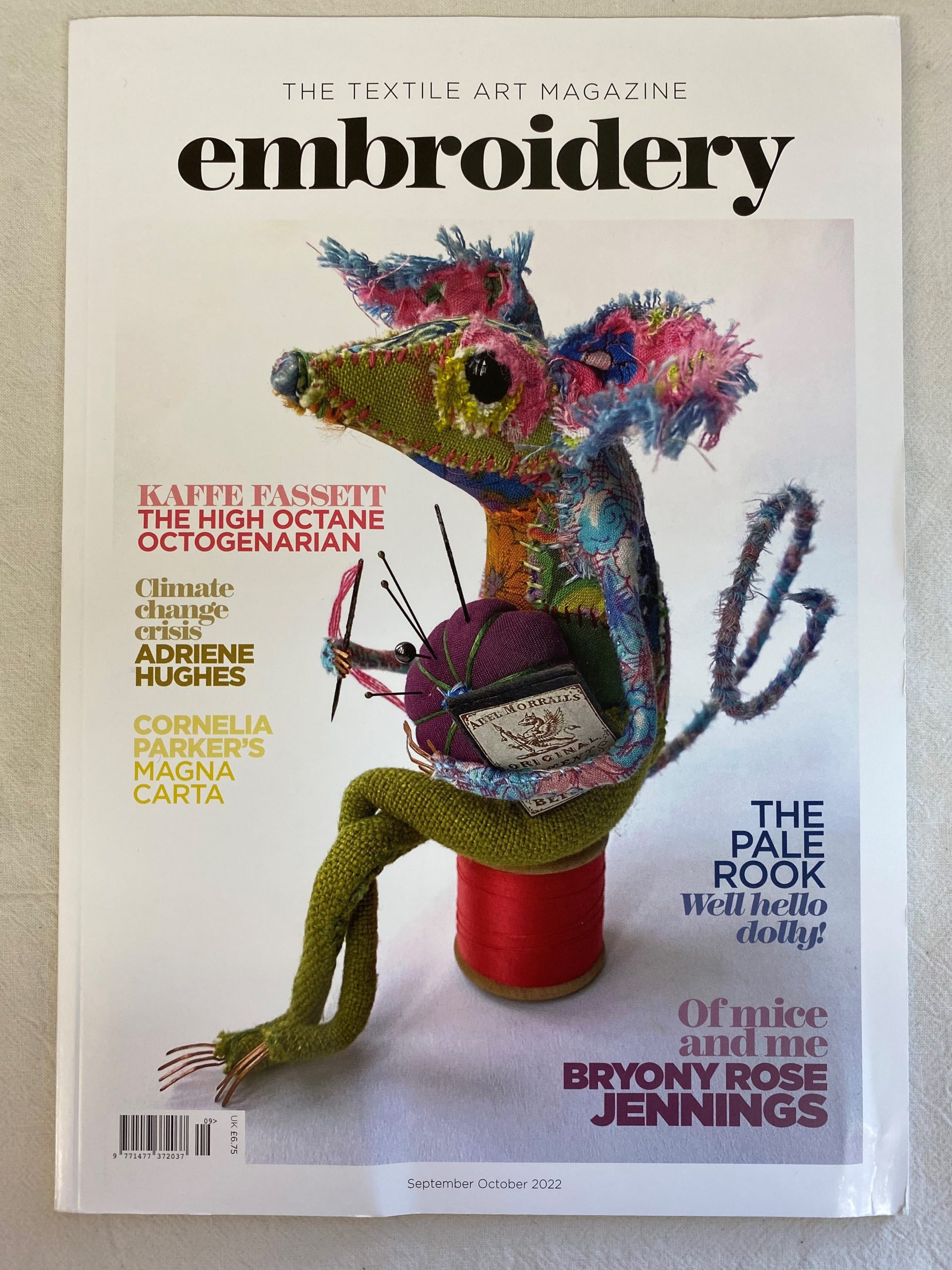 EMBROIDERY The Textile Art Magazine - Royal School of Needlework