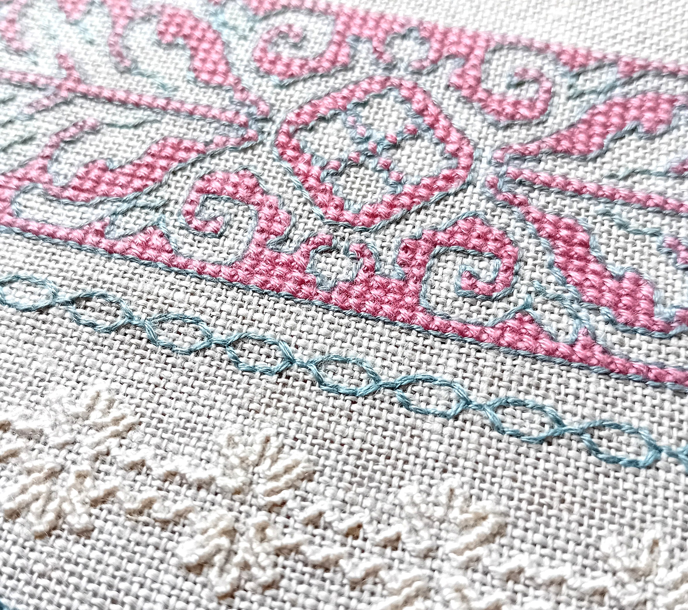 SS25HCP17 An Italian Sampler NEW - Royal School of Needlework