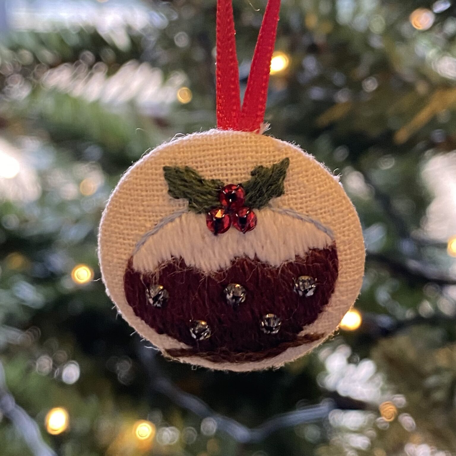Christmas Pudding Brooch/Decoration Embroidery Kit - Royal School of ...